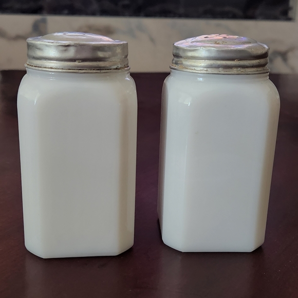 Vintage | Kitchen | Vintage Milk Glass Salt Pepper Shakers | Poshmark